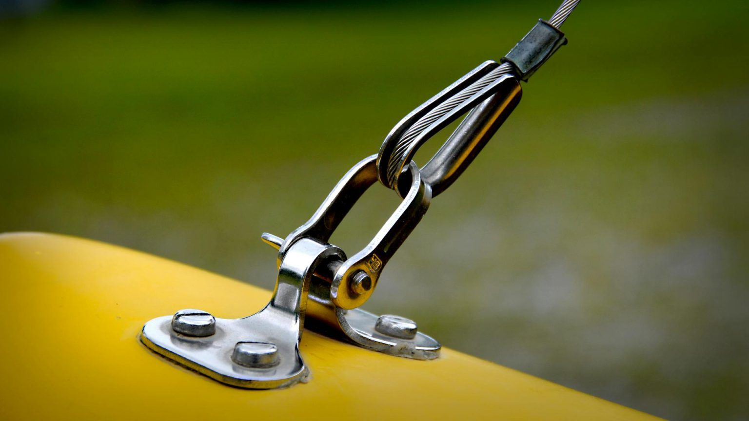 Why Stainless Steel Carriage Bolts Are Ideal for Outdoor Use?